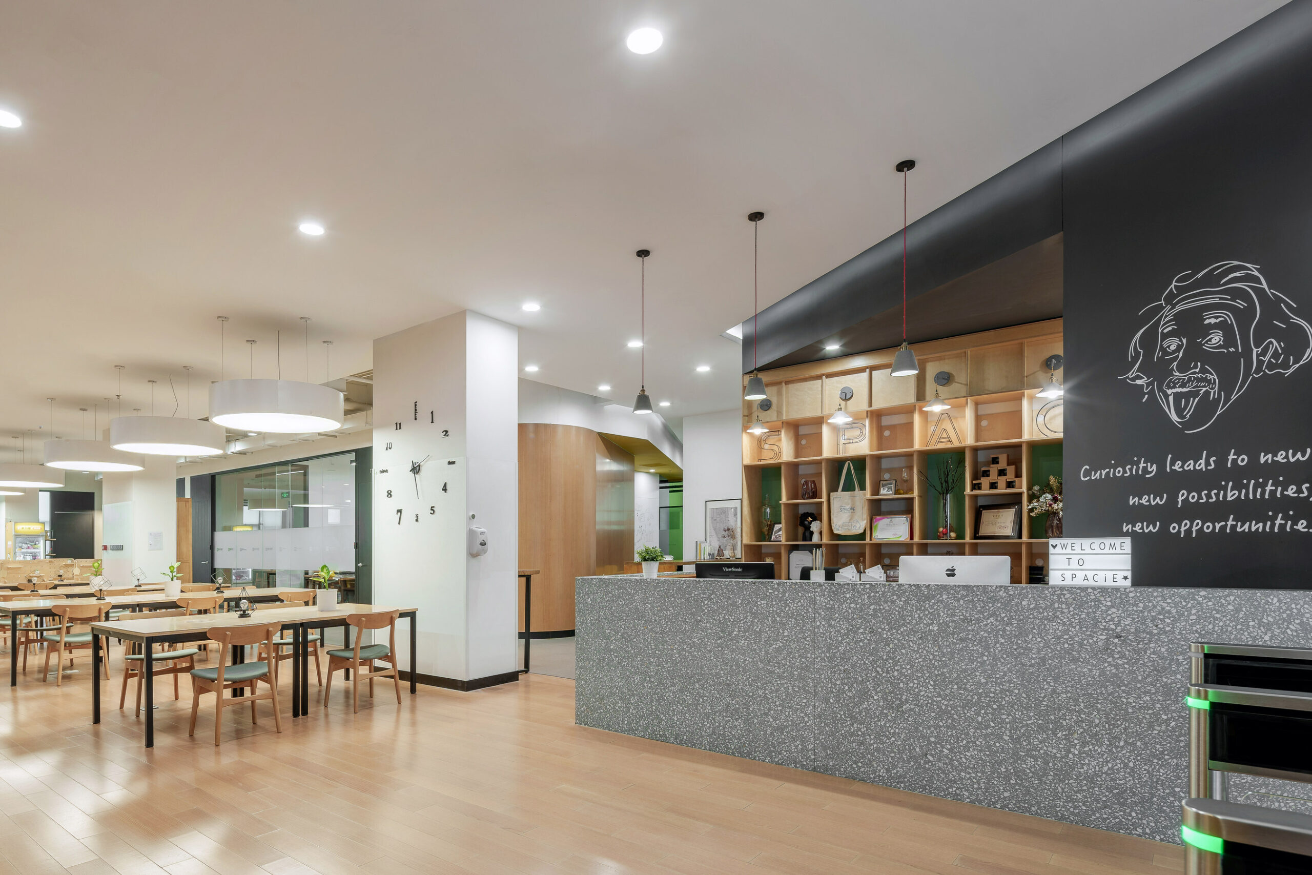 成旅SPACiE攜手e刻英語推出「2gether雙人自習座」，學習路上不孤單 - 成旅集团